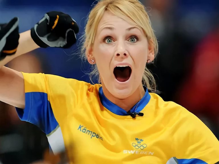 Le Moine, Anna - Girls in sport